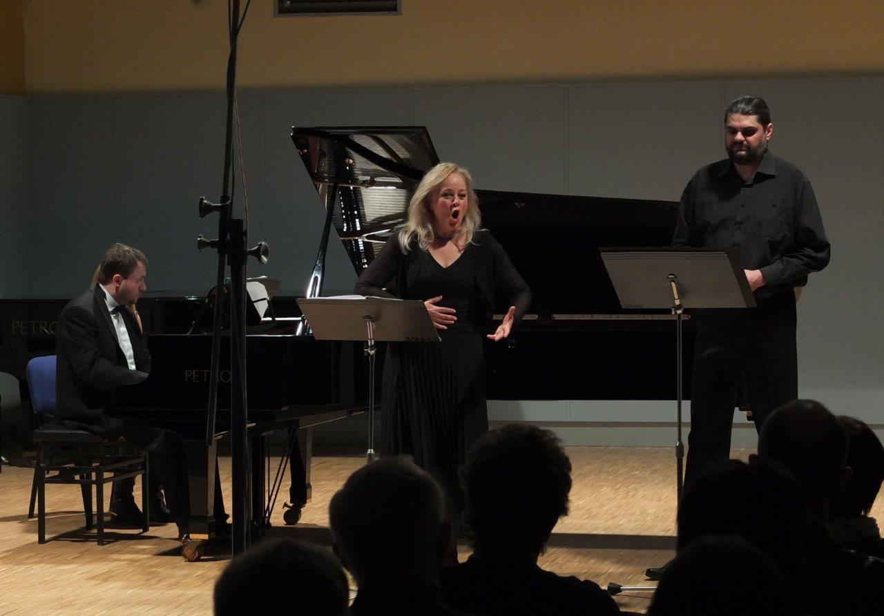 Ostrov krásy na Šmeralce: Dřízgová s Gurbaľem nabídli neznámé písně i ...