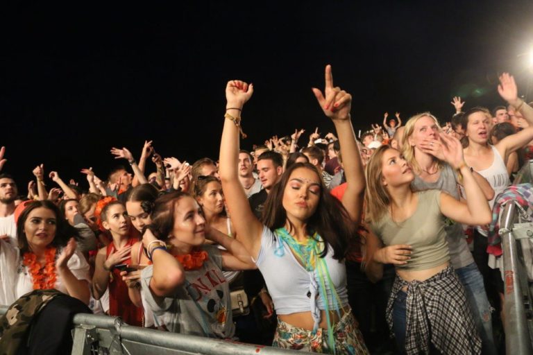 Beats for Love 2018: Světové hvězdy elektronické hudby, ale i neslyšící ...