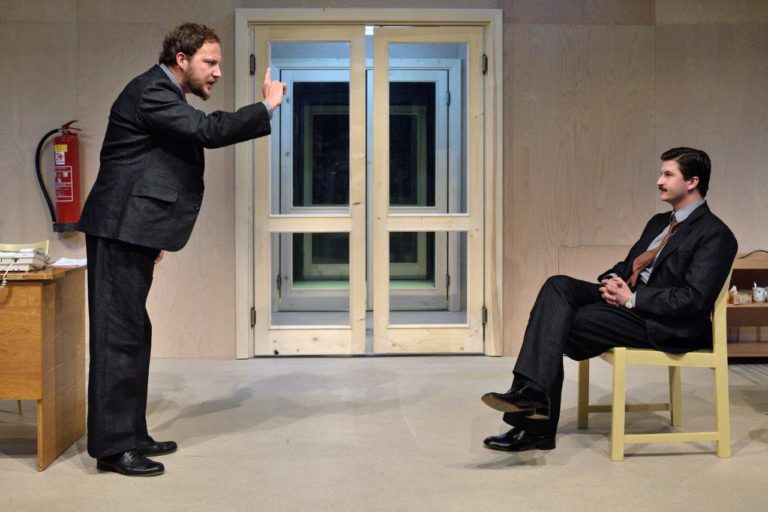 Havlovo Vyrozumění v Komorní scéně Aréna je v kontextu dneška varováním ...