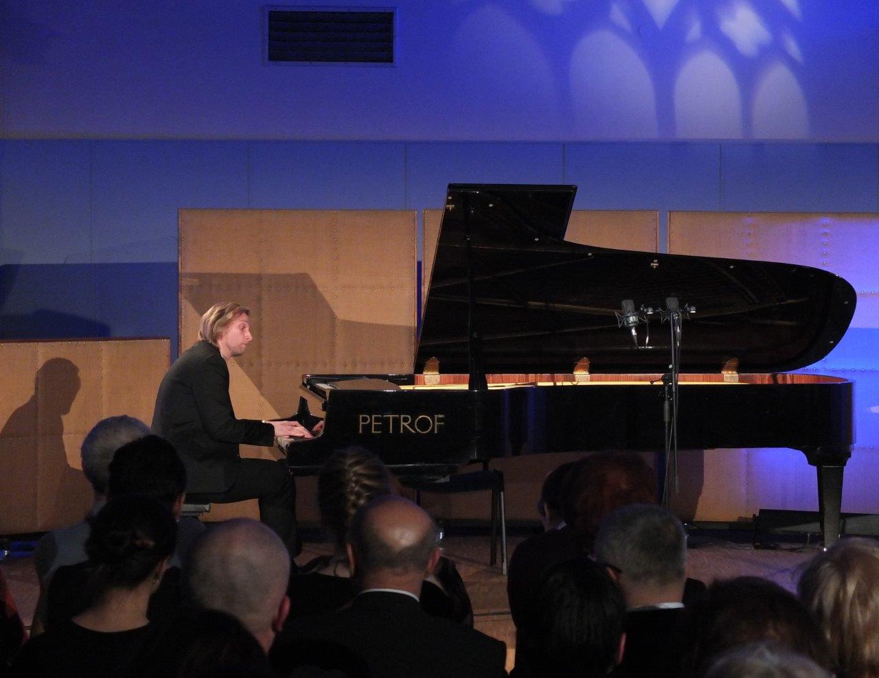 Koncert pro těžce nemocného muzikanta Michala Šemoru potěšil krásnou ...