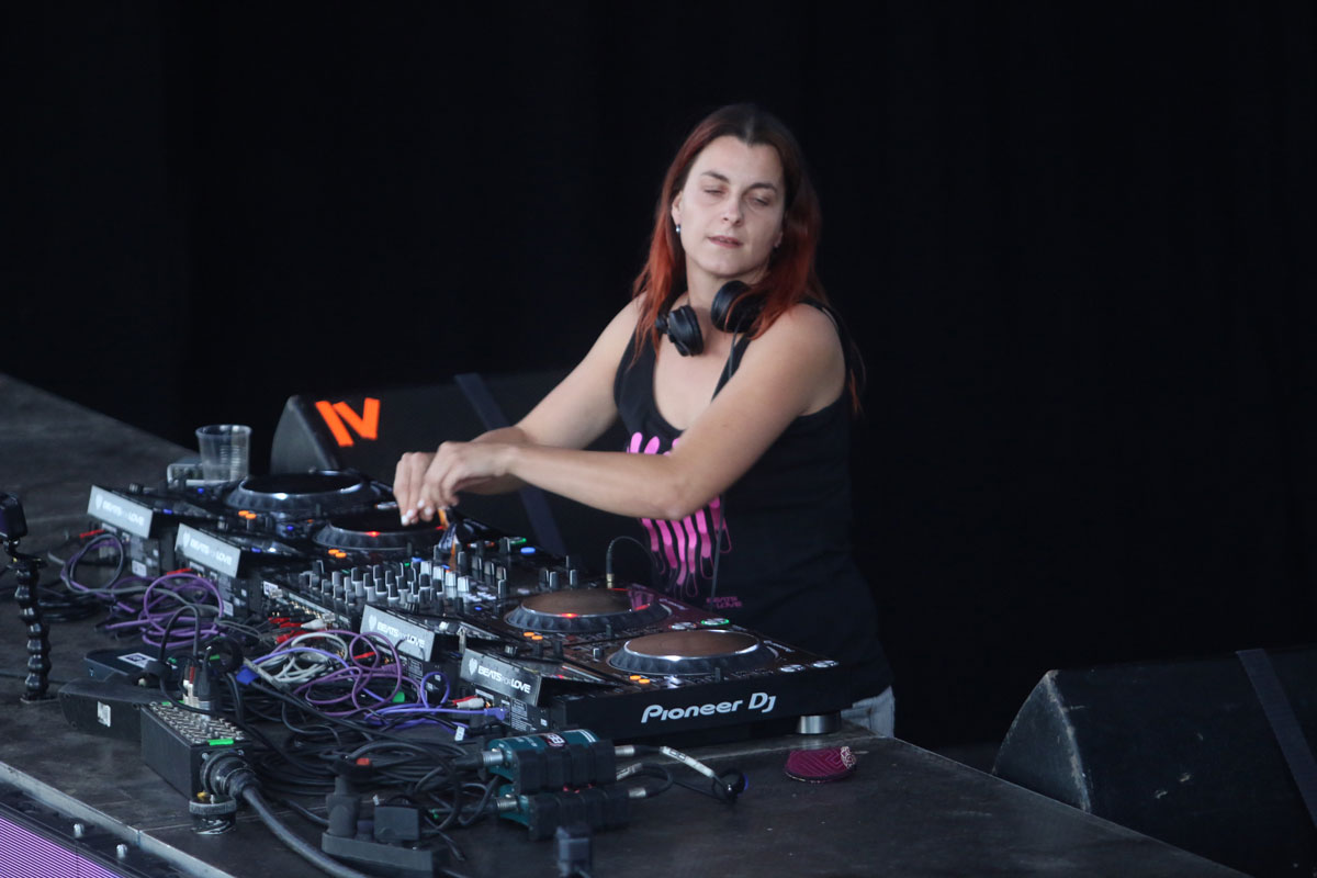 Od drum and bassu přes hardstyle až po nablýskanou diskošku aneb Jak ...