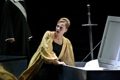 Verdiho Maškarní ples v NDM podruhé: Tajemství, které věstí smrtící pomstu