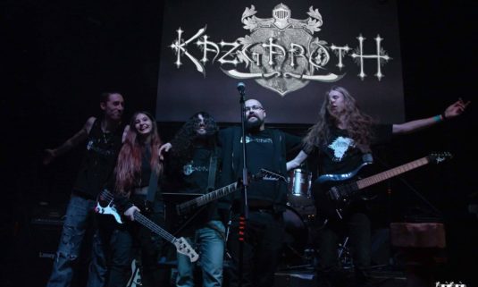 Hazard se smrtí aneb Král je mrtev. Nadějní Kazgaroth nabízejí na ...